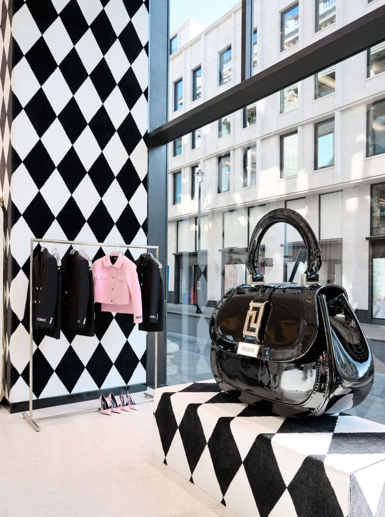 Versace x Selfridges - Design4Retail‎